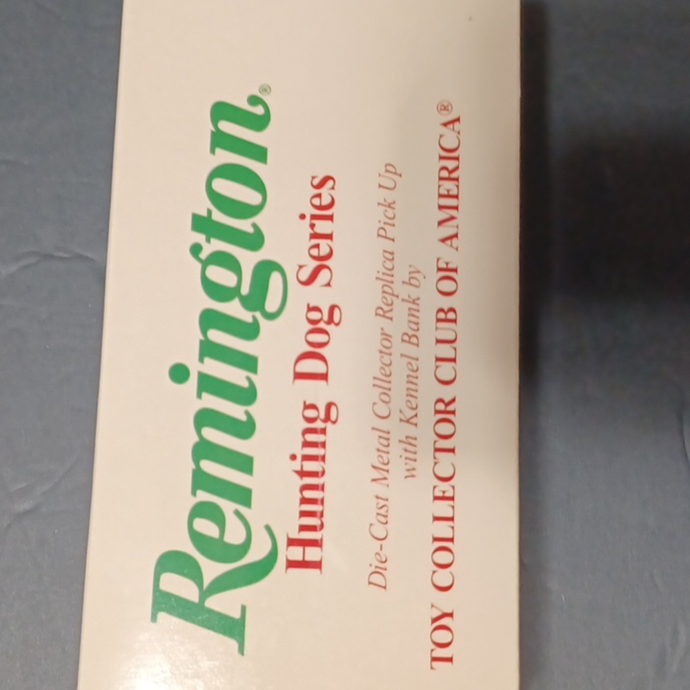 Vintage Remington Collectible, Hunting Dog Series - Gem